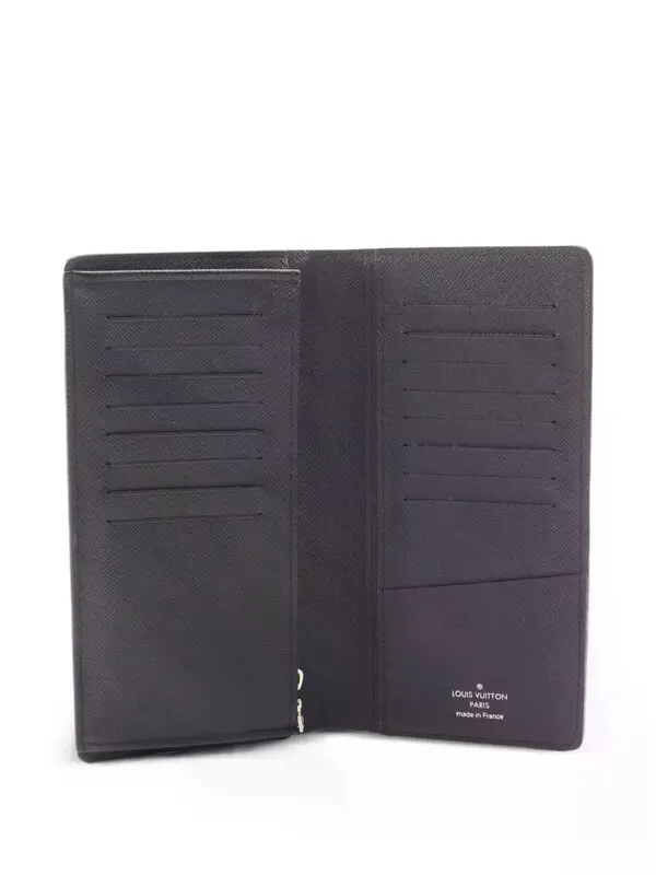 LOUIS VUITTON 2021 Brazza Taiga-leather Long Wallet