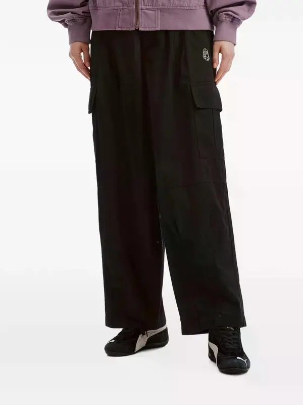 FINGERCROXX Logo Detail Cargo Pants