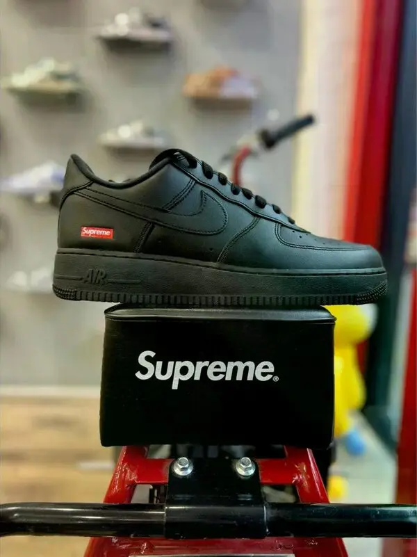 Nike X Supreme Air Force 1 Low Sneakers