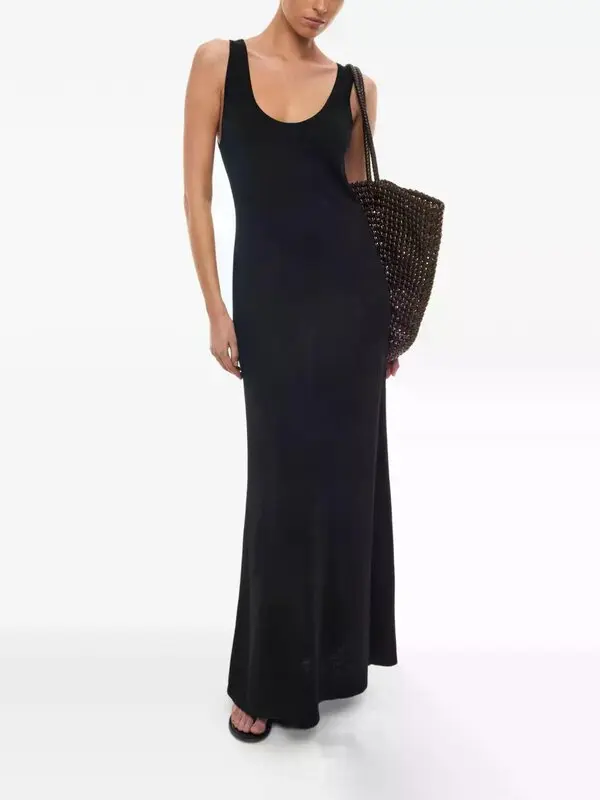 12 STOREEZ Mawata Maxi Dress