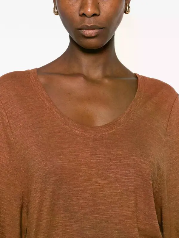 MAISON123 Liana V-neck T-shirt