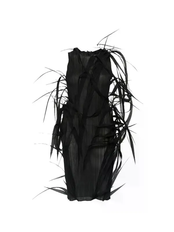 Issey Miyake Pleated Leaf-detail Dress - Black