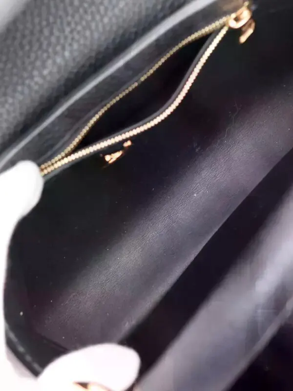 LOUIS VUITTON 2021-2026 Taurillon Capucines Bb Satchel