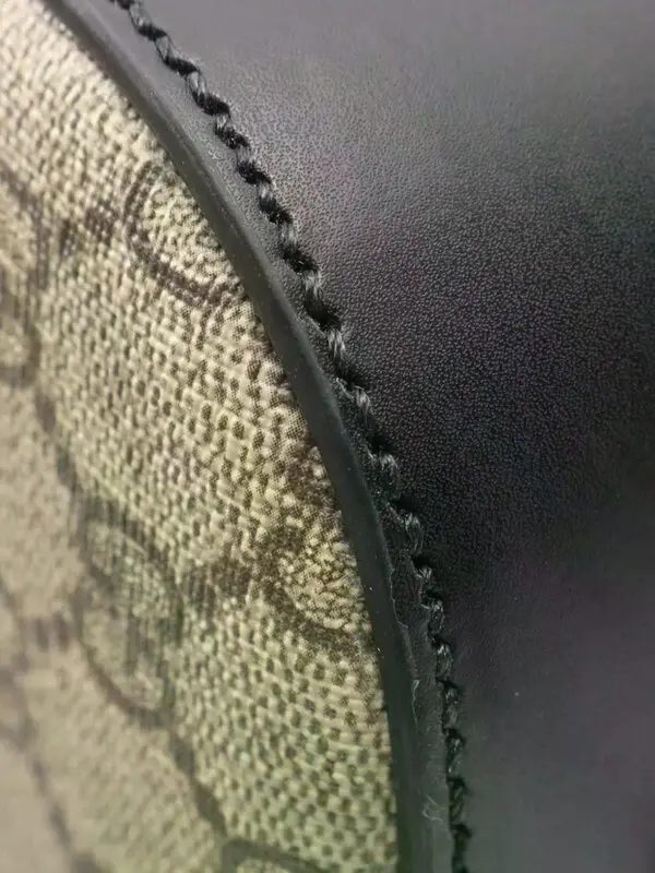 Gucci 2016-2026 Gg Canvas Travel Bag