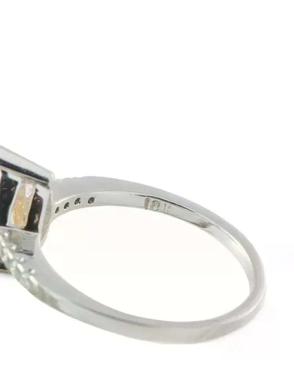 LB EXCLUSIVE Pear-shaped Diamond Ring