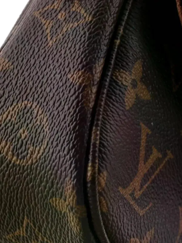 LOUIS VUITTON Ivy Wallet On Chain Monogram Canvas Shoulder Bag