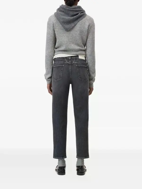 Closed Pedal Pusher Tapered Jeans