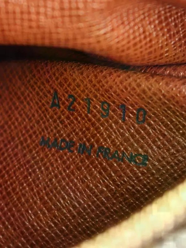 LOUIS VUITTON 1990 Monogram Boulogne 30 Shoulder Bag