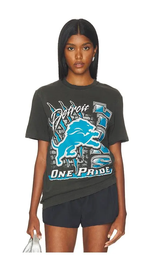 Junk Food Lions City Edition Vintage Tee In . Also - Black