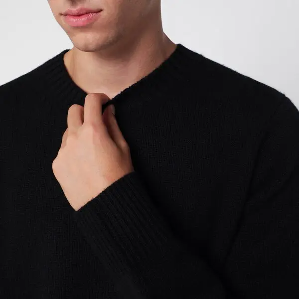 Soft Goat Cashmere Crew-neck Sweater