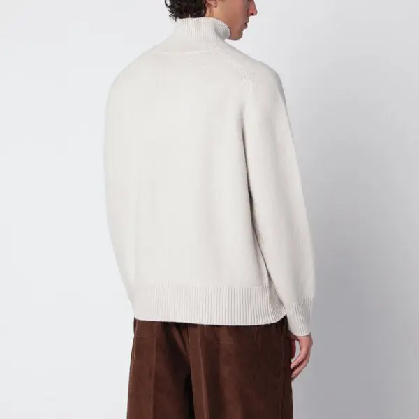 Soft Goat Cashmere Turtleneck Sweater