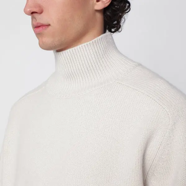Soft Goat Cashmere Turtleneck Sweater