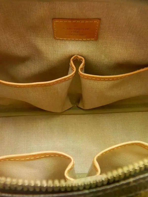 LOUIS VUITTON 2006 Monogram Trouville Handbag