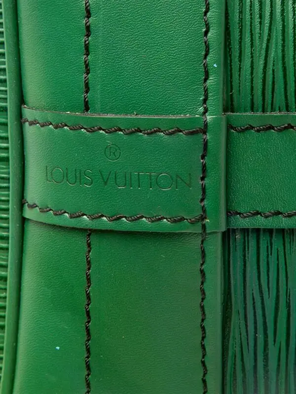 LOUIS VUITTON Epi Noe Gm Bucket Bag