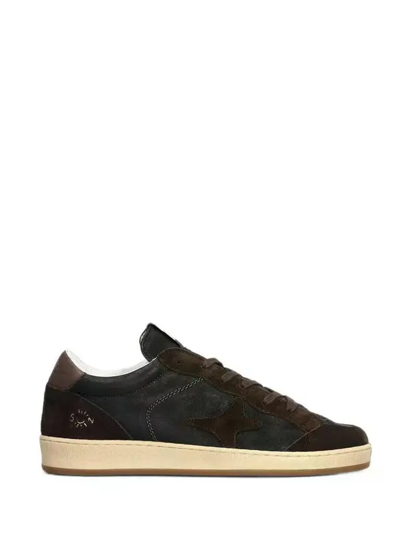 AMA-BRAND Star-patch Lace-up Sneakers