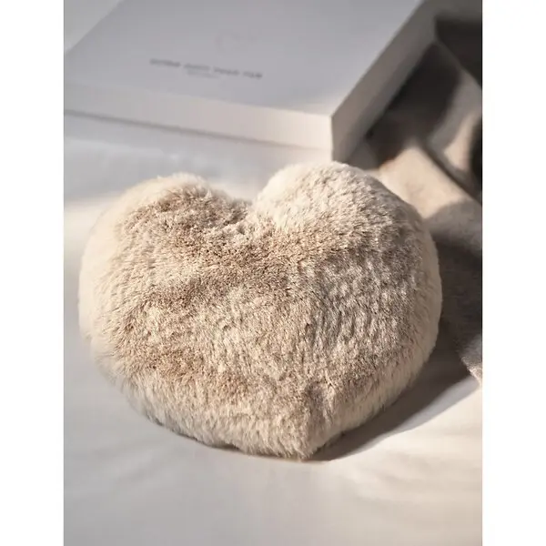 THE WHITE COMPANY Faux-fur Heated Heart