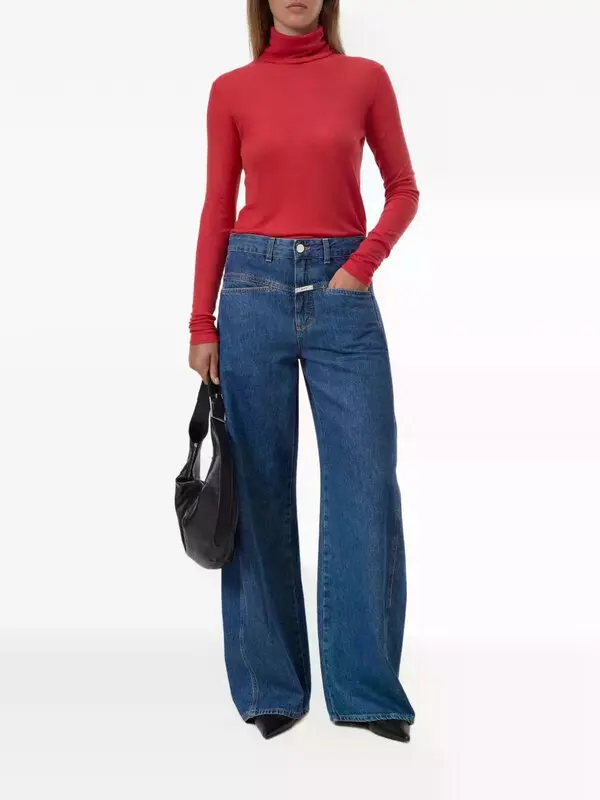 Closed Roll-neck Sweater