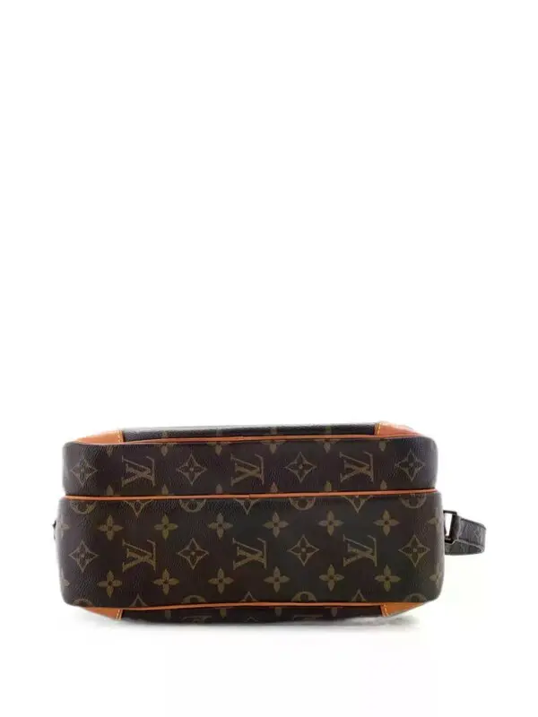 LOUIS VUITTON Nil Messenger Bag Monogram Canvas 28 Crossbody Bag