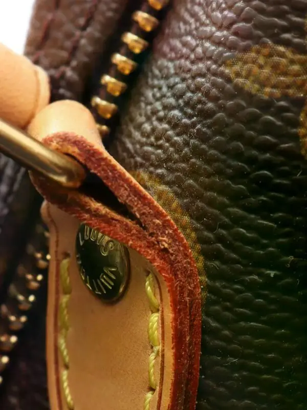 LOUIS VUITTON Monogram Reporter Shoulder Bag