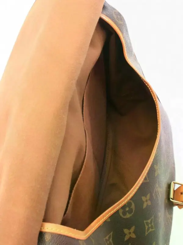LOUIS VUITTON 1993 Saumur Monogram Crossbody Bag
