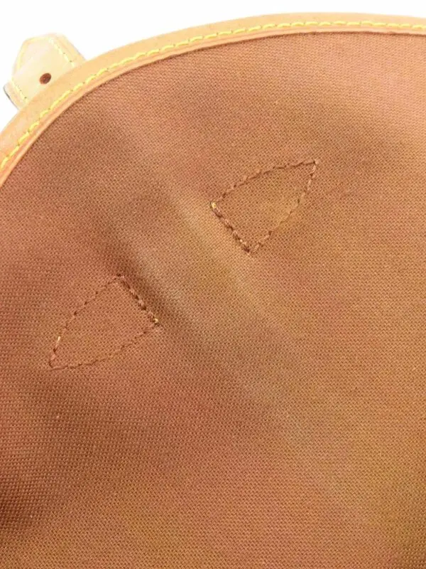 LOUIS VUITTON 1995 Saumur Monogram Shoulder Bag