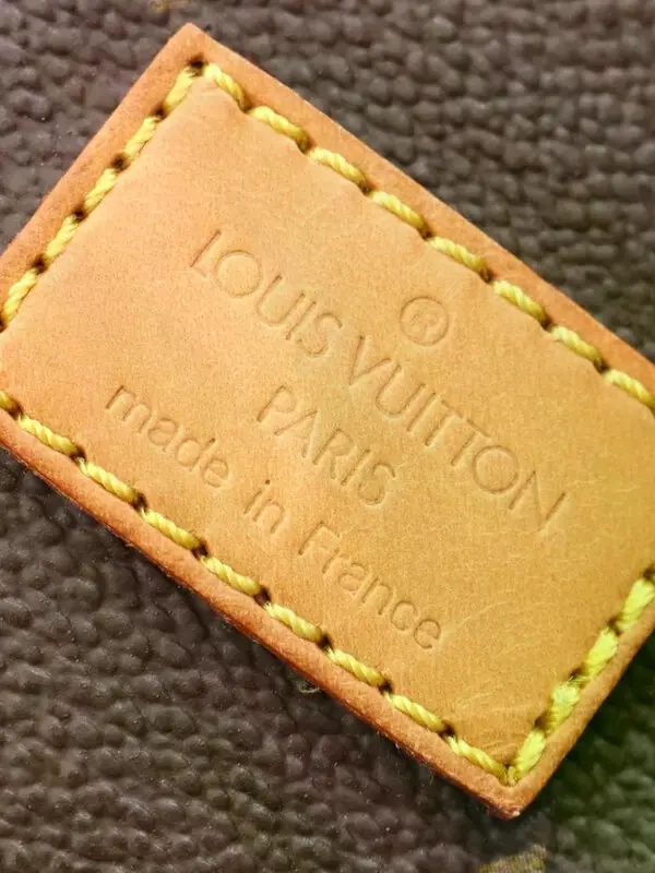 LOUIS VUITTON 1995 Saumur Monogram Shoulder Bag