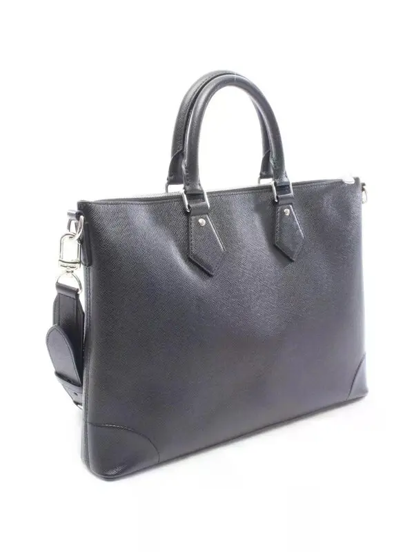 LOUIS VUITTON 2021s Slim Taiga Leather Briefcase