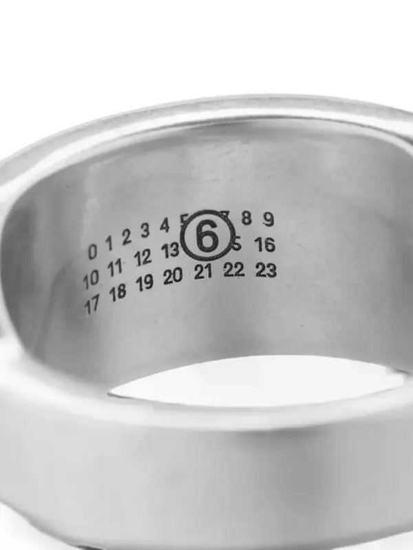 MAISON MARGIELA Numeric-logo Engraved Ring