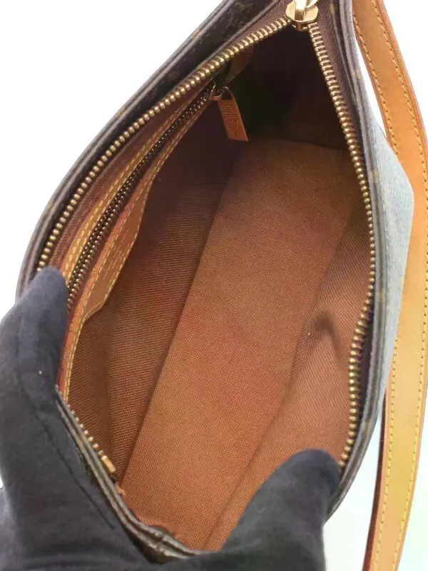 LOUIS VUITTON 2002 Trotteur Monogram Shoulder Bag