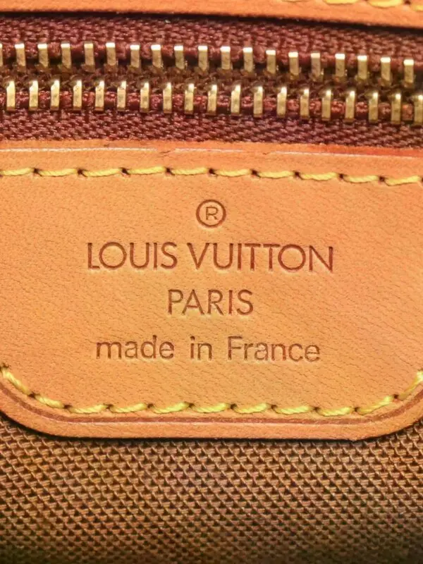 LOUIS VUITTON 2001 Monogram Vavin Pm Handbag