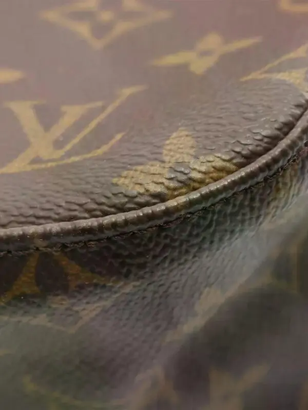 LOUIS VUITTON 2001 Monogram Looping Mm Shoulder Bag