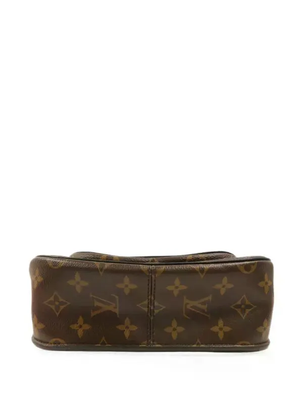 LOUIS VUITTON Passy Monogram Messenger Bag