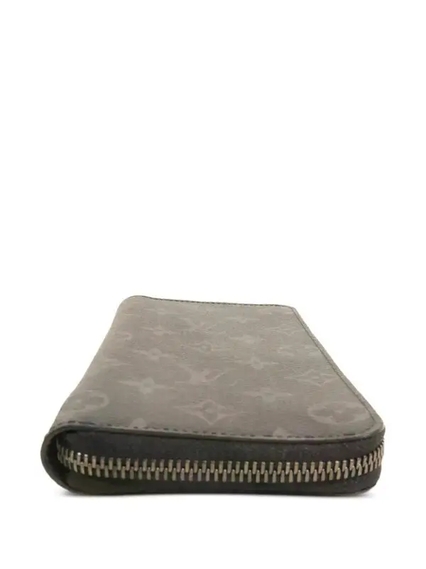 LOUIS VUITTON Monogram Eclipse Zippy Wallet - Grey