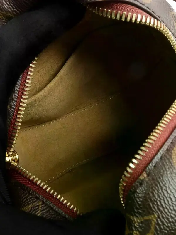 LOUIS VUITTON Pm Boite Chapeau Supple Shoulder Bag