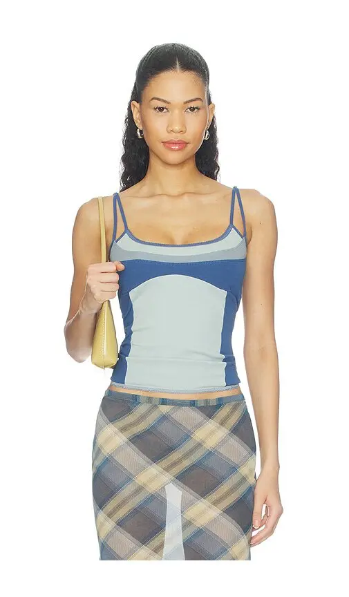 TYLER MCGILLIVARY Arlo Cami In . Also