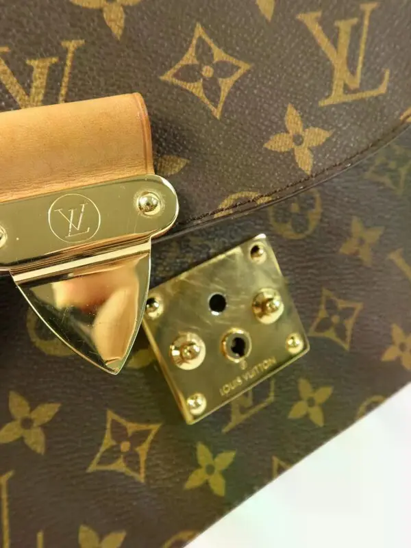 LOUIS VUITTON Eden Mm Monogram Tote Bag