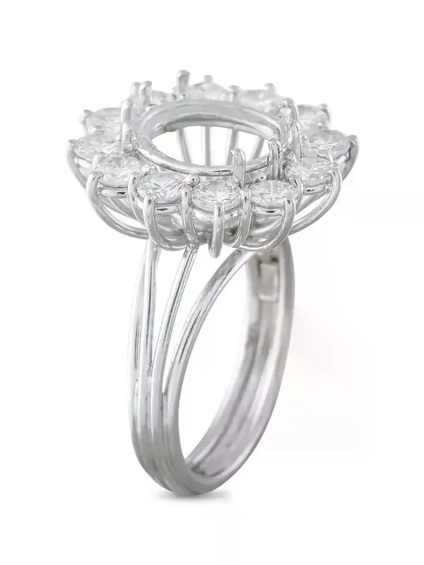 LB EXCLUSIVE Diamond Halo Ring