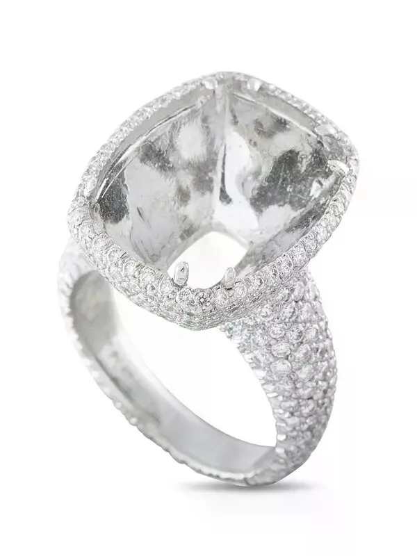 LB EXCLUSIVE Diamond Halo Ring