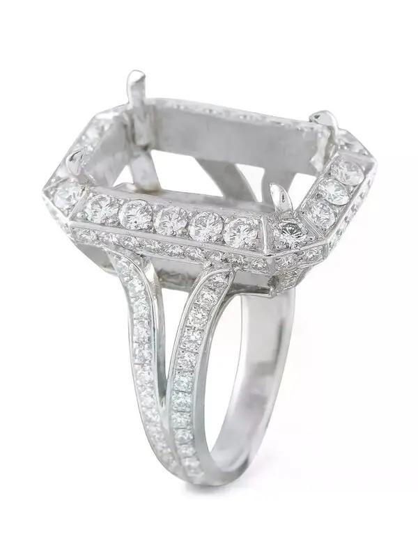 LB EXCLUSIVE Diamond Halo Ring