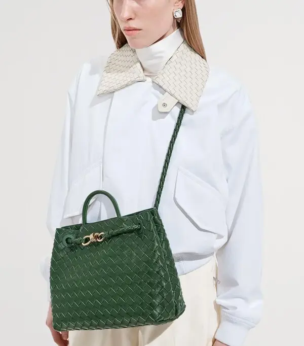 Bottega Veneta Leather Andiamo Top-handle Bag