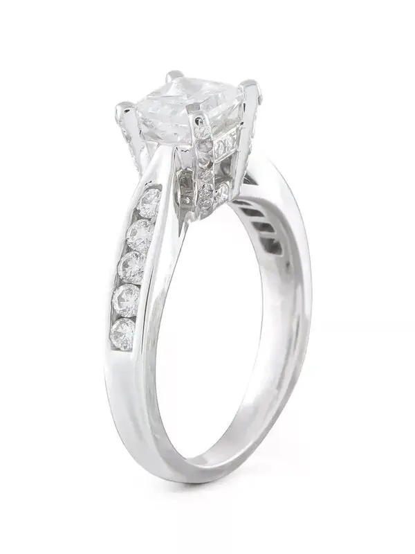 LB EXCLUSIVE Diamond Solitaire Ring