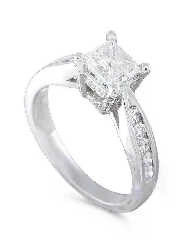 LB EXCLUSIVE Diamond Solitaire Ring - Silver