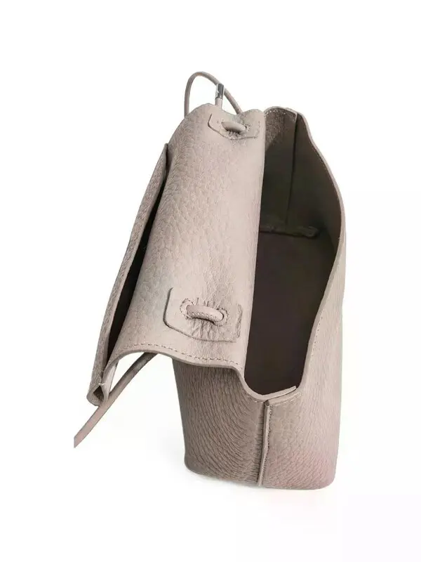 IACUCCI Grained Leather Cross Body Bag