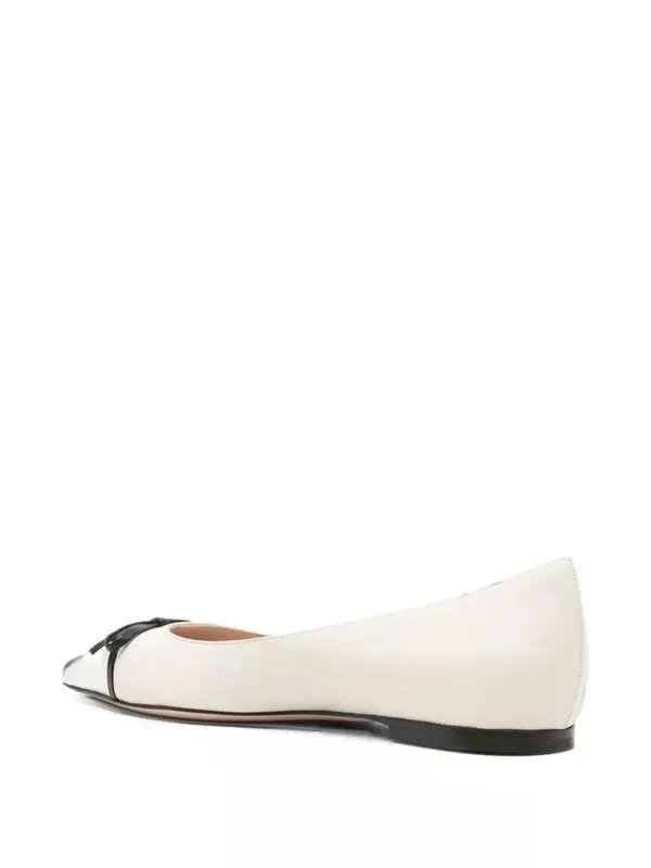 Valentino Garavani Vlogo Pointy Leather Pumps