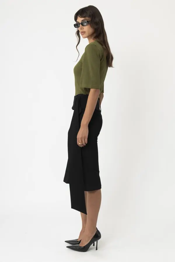Arakii Structured Shoulder T-shirt