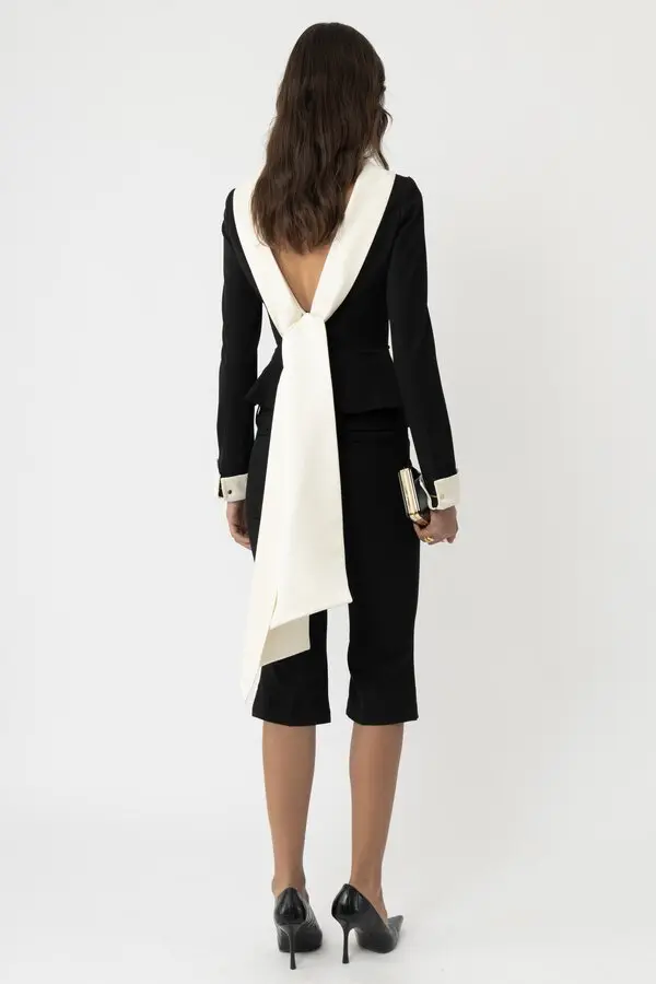 Arakii Wide Cuff Blazer