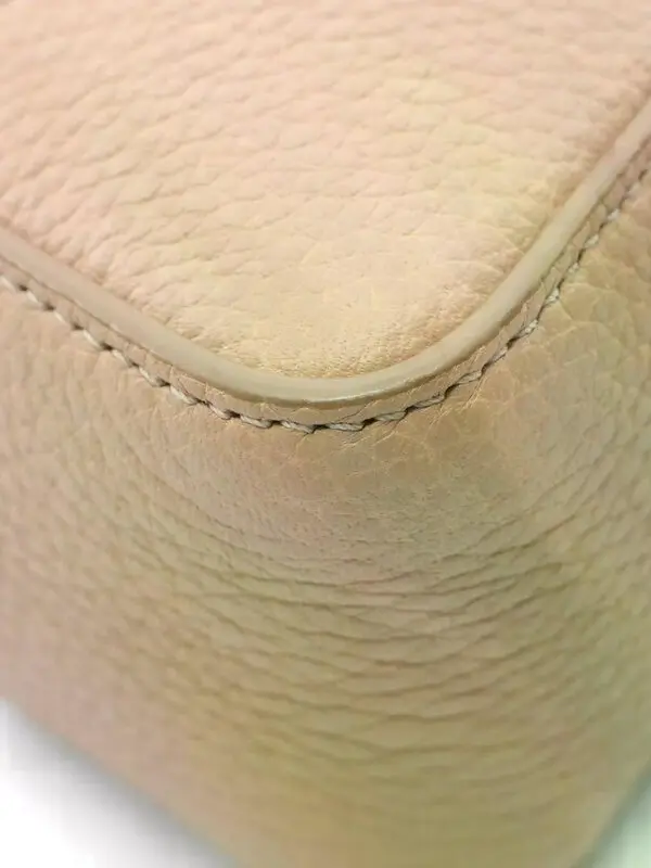 FERRAGAMO 2010s Leather Shoulder Bag - Neutrals