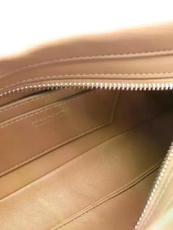 FERRAGAMO 2010s Leather Shoulder Bag