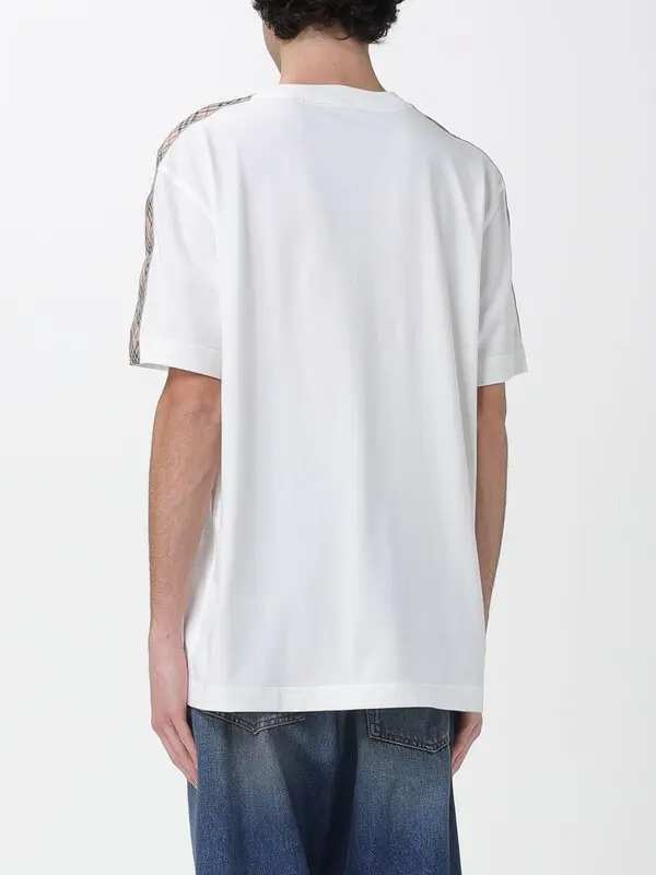 Burberry T-shirt Colour