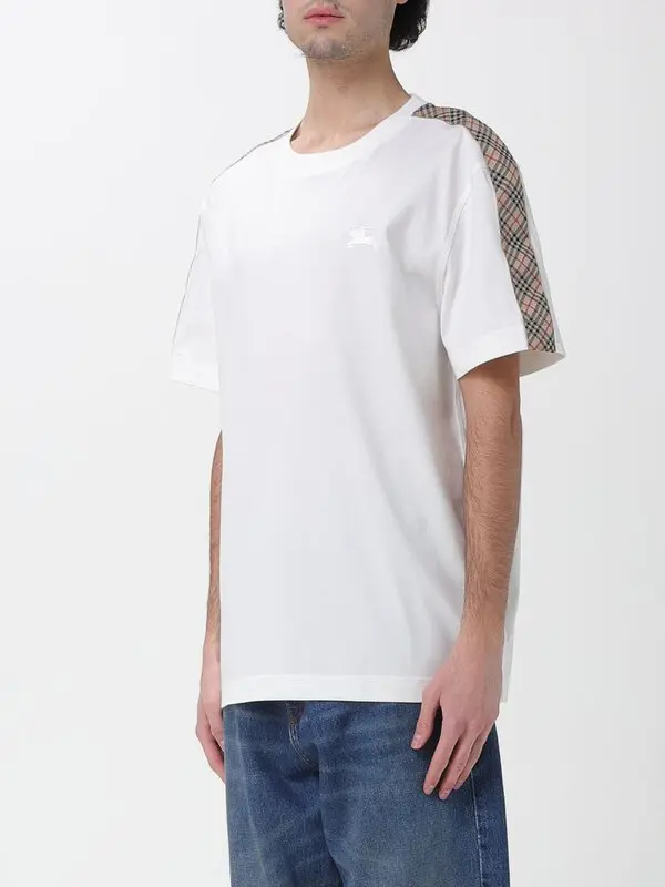 Burberry T-shirt Colour